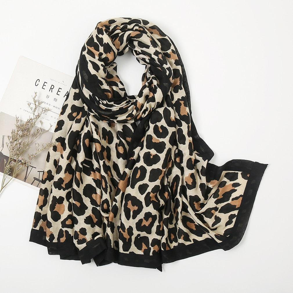foulard-en-coton-leopard-396530_1200x1200.jpg?v=1698231621